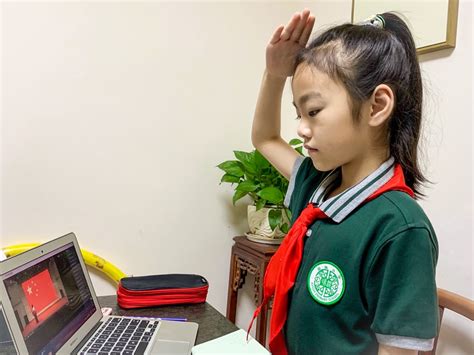 感恩有你，郑州瑞锦小学线上开学典礼致敬生活中的英雄 大河新闻