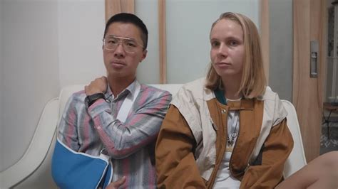 網紅爬玉山遇地震「被落石砸斷手」 拍片曝近況：看到小石頭在地上就緊張｜四季線上4gtv