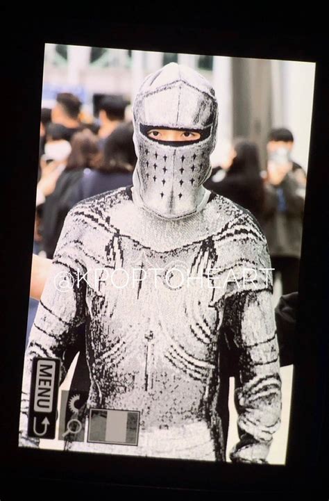 K Pop Fans Pick The 30 Craziest Idol Airport Photos Koreaboo