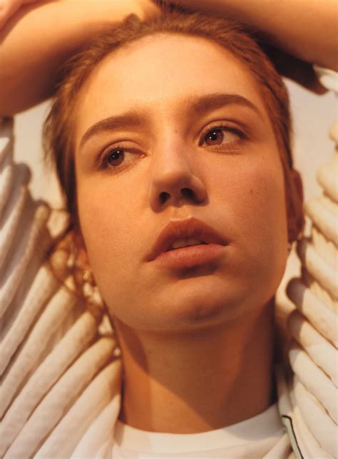 Tom Johnson Shoots Portraits For Another Magazine — News — Mini Title