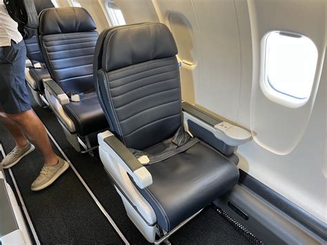 Finding Usb Ports At Every Seat On Unique United Crj550 Is A Thrill