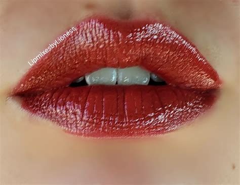 Lipsense Candy Cane Kiss My Sass Candy Cane Topped With Red Delicious Gloss Lipsense Diy