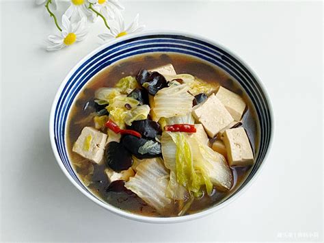 白菜豆腐煲怎么做好吃？先放豆腐还是放白菜？简单2步入味又好吃东方养生频道东方养生