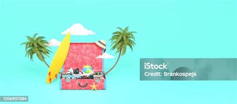 파란색 배경에 여름 여행 개념입니다 3d 렌더링으로 가득 찬 오픈 캐리어 여행 가방에 대한 스톡 사진 및 기타 이미지 여행 가방 해변 공항 Istock