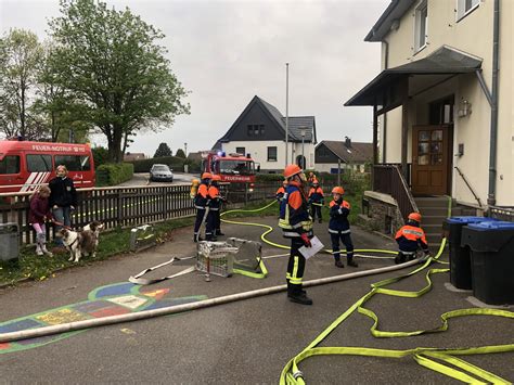 Gemeinsame Übung der Jugendfeuerwehren Altena und Nachrodt Wiblingwerde