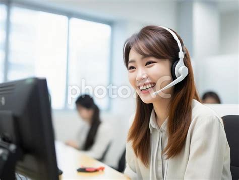 コールセンターのオペレーターの女性 No 27172662｜写真素材なら「写真ac」無料（フリー）ダウンロードok