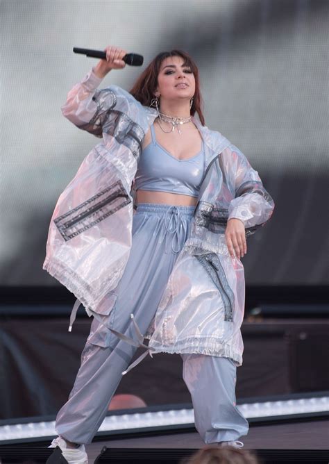 Charli Xcx Performs Live In Santa Clara May Celebmafia