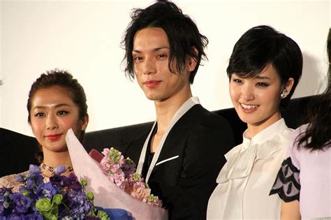 水嶋ヒロ、剛力彩芽も思わず涙！『黒執事』初日舞台挨拶 シネマカラーズ