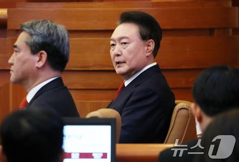 탄핵심판 막바지 尹 하야론 갑툭튀여야 일단 선긋기