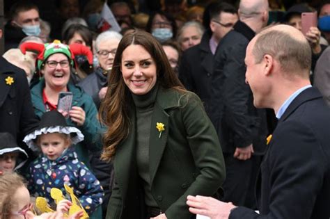 Kate Middleton S Romantic Moments With William Flirty Signal Loving