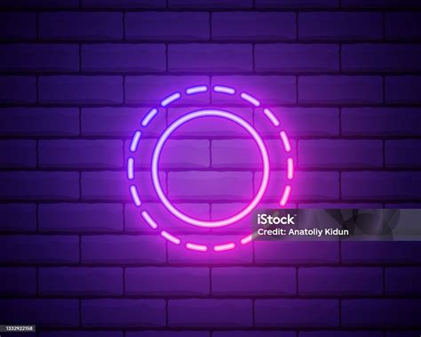 태양 핑크 빛나는 네온 Ui Ux 아이콘 벽돌 벽 백오그룬에 격리 빛나는 기호 로고 벡터 그래픽 사용자 인터페이스에 대한 스톡