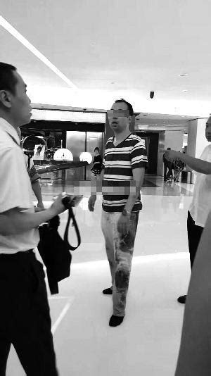 男子偷拍多名女性裙底被抓 系清华博士生裙底清华博士生新浪新闻