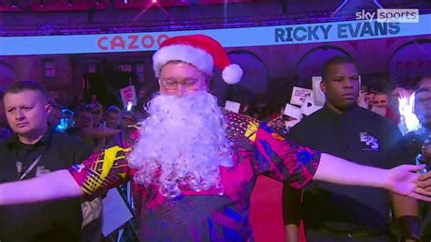 Ricky Evans Brings Festive Spirit To Ally Pally Video Watch Tv Show Sky Sports