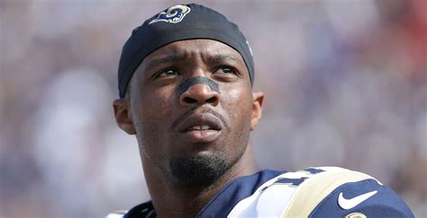 Tavon Austin Shows His Daughter His College Highlights