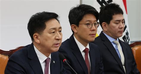 국힘 혁신위 최고위에 청년 50 비례 할당 보고수용할까