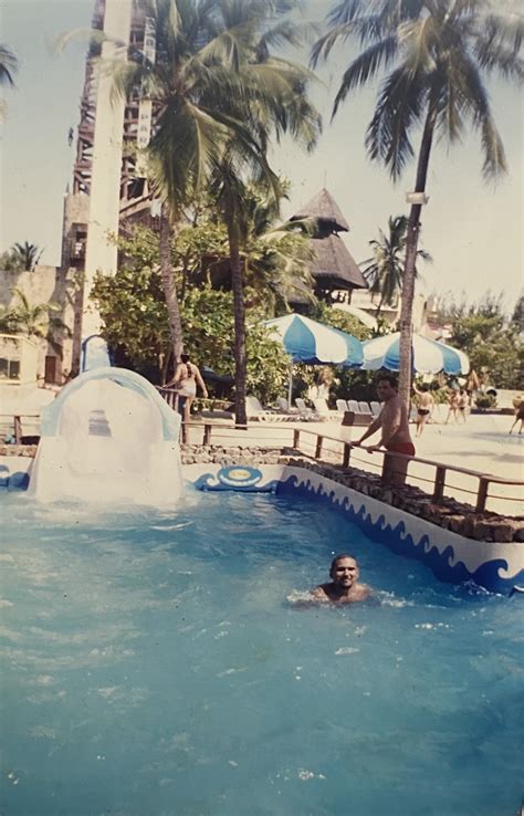 Kichike 🌷 On Twitter Happy 4th Of July Dance Pool Party Live Now