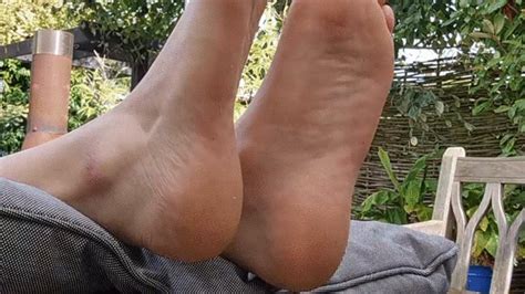 Sensual Foot Massage Relaxing Foot Rub And Ignore Lady Soles Foot