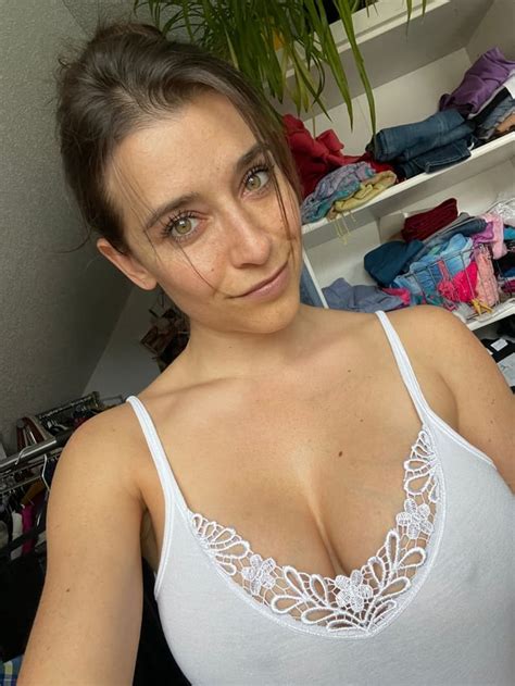 Daydreaming R Sexyfrex