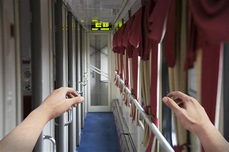 Выживание в поезде Пикабу