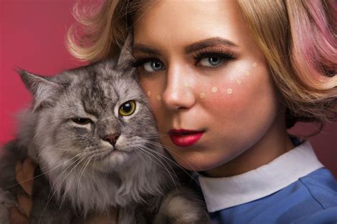 Картинки девушка с кошкой 66 фото