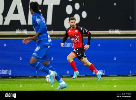 GENT BELGIQUE FÉVRIER 23 Antoine Bernier de RFC Seraing court avec
