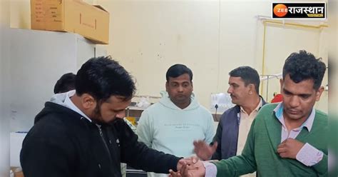 Sikar News Case Of Robbing The Lecturer Car At Gunpoint Woman Showed