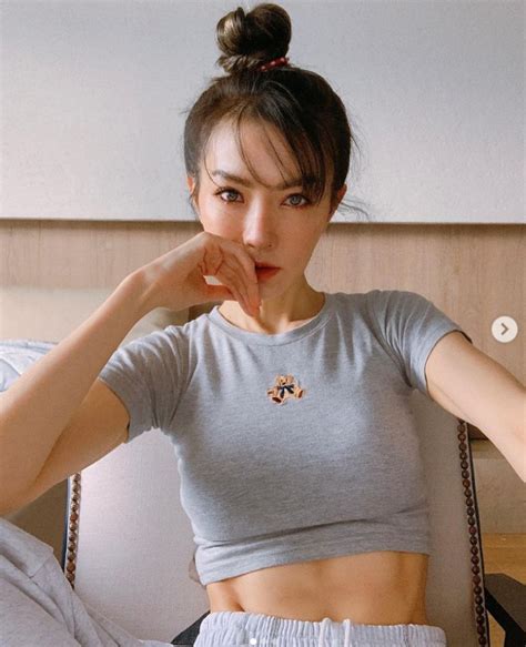 謝金燕秀蠻腰性感熱舞！ 手一抬「黑色內衣全看光」辣到爆 Ettoday星光雲 Ettoday新聞雲