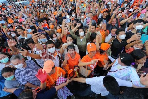 Photo Gallery “พิธา” ปราศรัยขอบคุณชาวโคราช เชื่อ ส ส ส ว เลือกอยู่