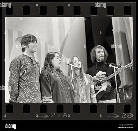 Cass Elliot And John Phillips Banque De Photographies Et Dimages à