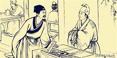小伙看见蛇钻洞，美妇将其拦住：半夜躲你岳母床下