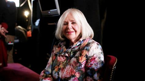 La Comédienne Laurence Badie Vue Dans Les Visiteurs 2 Le Miel Et Les