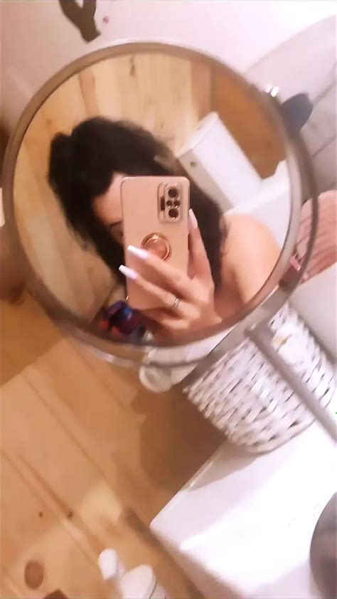 Gadis Trans Cantik Mandi Di Bak Mandi XHamster
