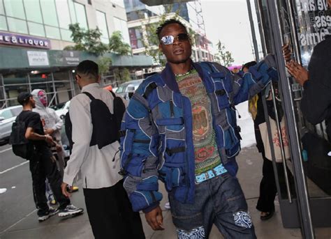 2023 оны загварын шоунуудаас төрөн гарсан бүх Street Style н трендүүд