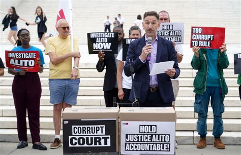 Judge Blames Alito Thomas For People Losing Faith In Supreme Court