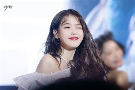 아이유 남심 유혹하는 섹시한 윙크 인스티즈 instiz 인티포털 카테고리