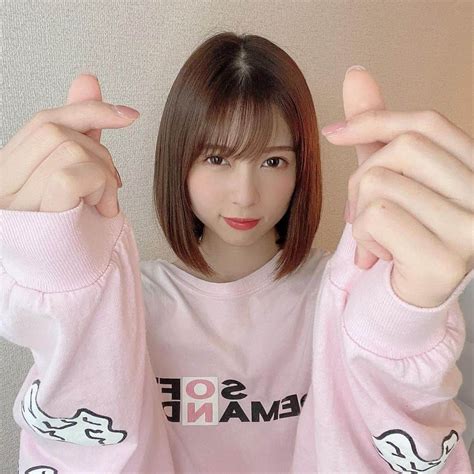 あおいれなさんのインスタグラム写真 あおいれなinstagram 「きゅんですʚ♥ɞ おやしゅみなさい😪💗 指ハート きゅん ロン