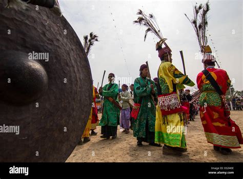 Sivasagar Assam India 15th Feb 2015 Singpho Tribal Men In Their