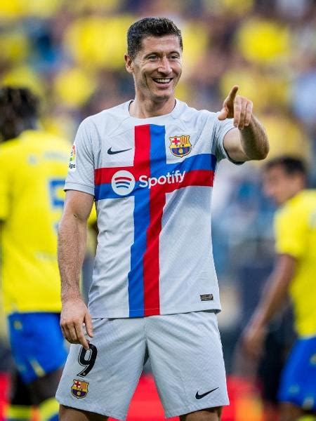 Lewandowski Vê Barcelona Como Trunfo Em Luta Por Bola De Ouro