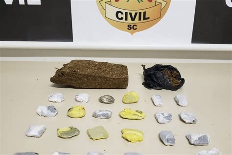 Polícia Civil prende duas pessoas por tráfico de drogas na Vila