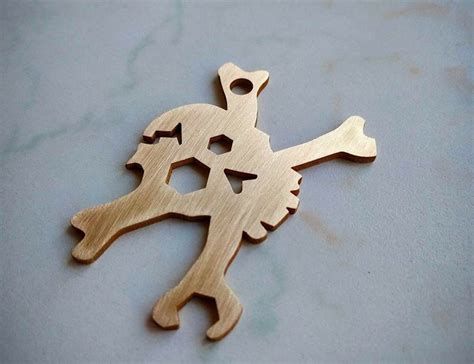 Cracked Skull Keychain Multi Tool Gadget Flow