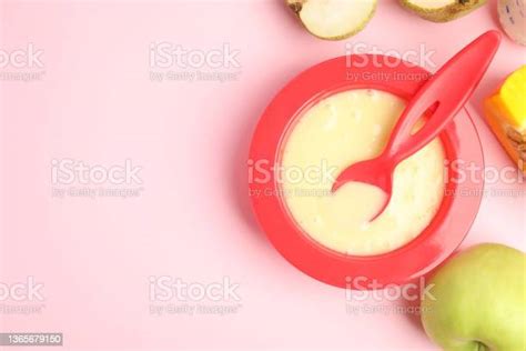 그릇에 아기 음식과 분홍색 배경에 신선한 재료 플랫 평지 텍스트 공간 0명에 대한 스톡 사진 및 기타 이미지 0명 건강한