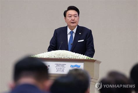 民调：尹锡悦施政好评率301差评率66 韩联社