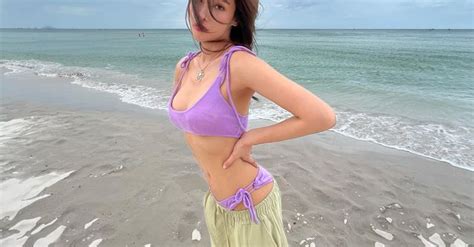 รวมรูปภาพของ วิว วรรณรท ในลุคแฟชั่นชุดว่ายน้ำ ทั้งแซ่บทั้งใส สาวๆ น่าลองใส่ตาม รูปที่ 16 จาก 44