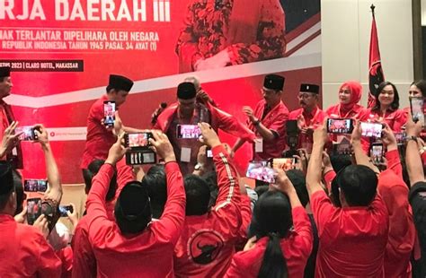 Danny Pomanto Resmi Gabung PDIP Pluz Id