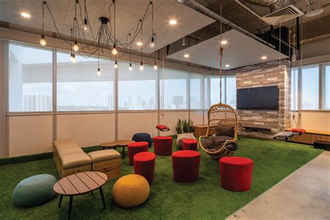 Collaboration Through Innovative Workplace Solutions