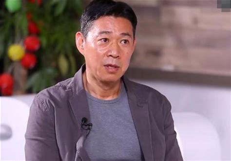 张丰毅老婆霍凡是做什么的 张丰毅儿子为何会得狂犬病 冰棍儿网