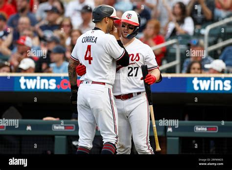 Minnesota Twins Shortstop Carlos Correa 4 Talks With Catcher Ryan
