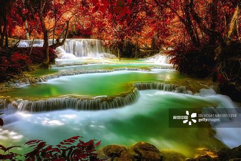 秋天森林瀑布深的自然美图片素材下载正版图片vcg41n803911358 Vcgcom 森林 自然