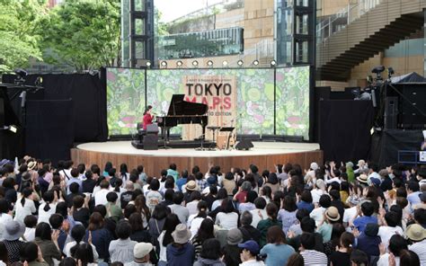 大橋トリオに見出されメジャーデビュー！ 姉妹のピアノ連弾ユニット・kitri、独特の世界観で観客を魅了【tokyo Maps】 J