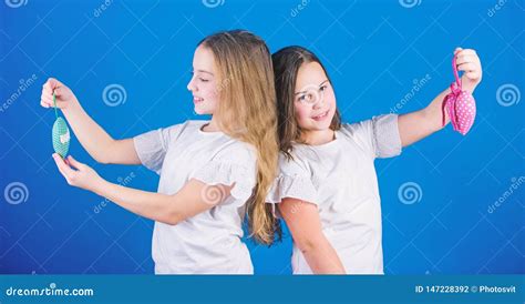 E Zu K Ssen Mann Und Frau Ungef Hr R Symbol Der Liebe R Stockfoto Bild Von Schwestern